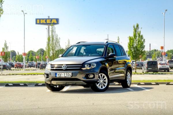 Grey Volkswagen Tiguan 2011 in Riga, with an engine capacity of 2.00 L and mileage of 202 thousand km for 8590 €, photo 4 on AUTOMOTO.COM.LV