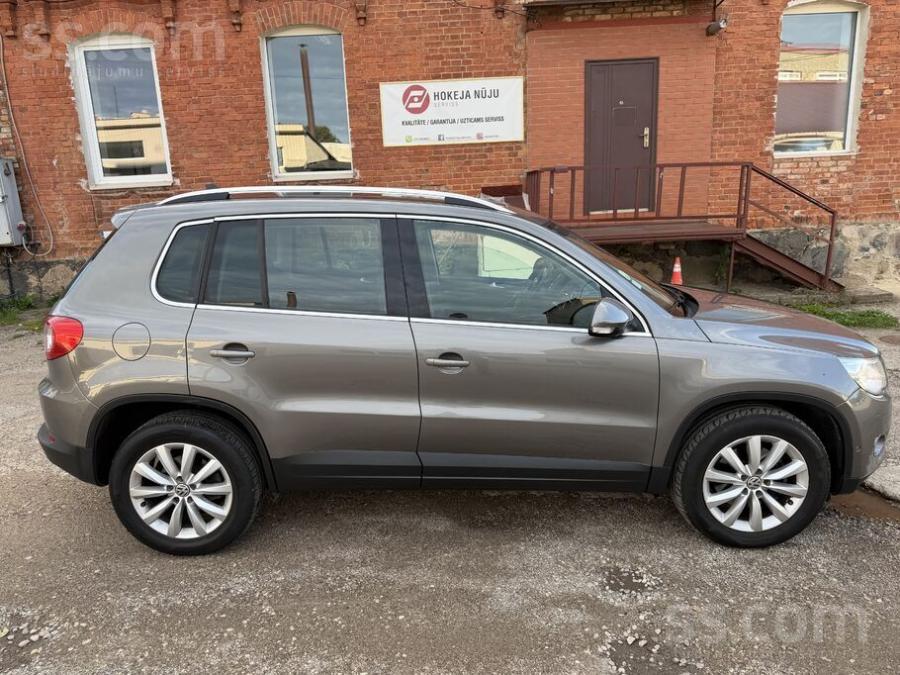 Pelēks Volkswagen Tiguan 2011 Rēzekne, ar dzinēja tilpumu 2.00 L un nobraukumu 0 tūkst. km par 6750 €, foto 6 vietnē AUTOMOTO.COM.LV