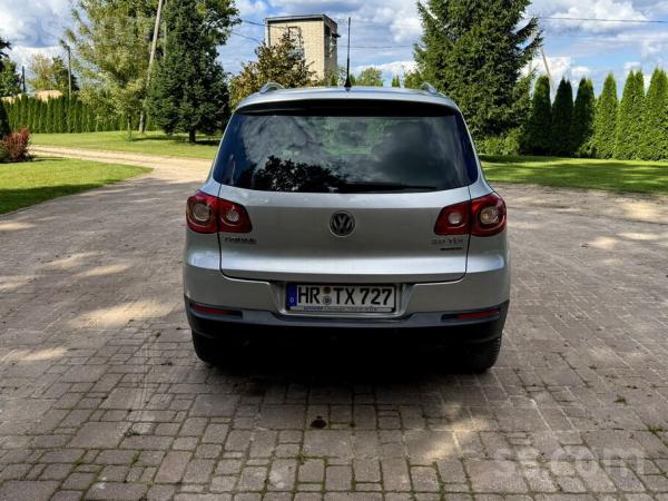 Grey Volkswagen Tiguan 2011 in Riga, with an engine capacity of 2.00 L and mileage of 207 thousand km for 7000 €, photo 6 on AUTOMOTO.COM.LV