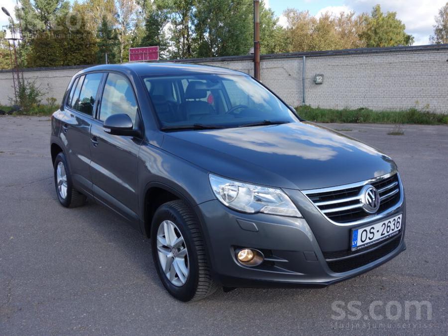Grey Volkswagen Tiguan 2011 in Riga, with an engine capacity of 2.00 L and mileage of 220 thousand km for 6950 €, photo 1 on AUTOMOTO.COM.LV