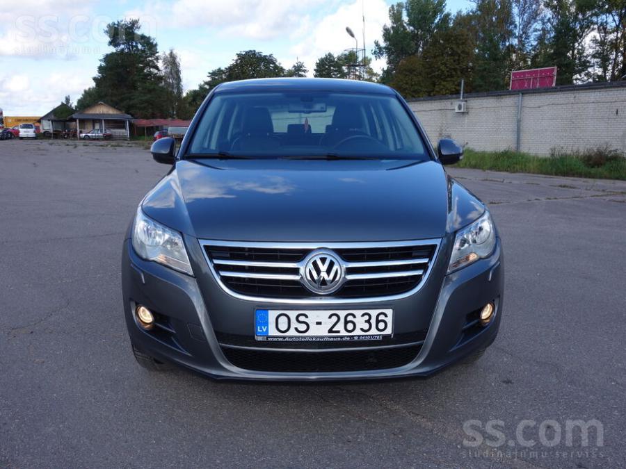Grey Volkswagen Tiguan 2011 in Riga, with an engine capacity of 2.00 L and mileage of 220 thousand km for 6950 €, photo 4 on AUTOMOTO.COM.LV