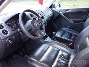 Grey Volkswagen Tiguan 2011 in Riga, with an engine capacity of 2.00 L and mileage of 220 thousand km for 6950 €, photo 7 on AUTOMOTO.COM.LV
