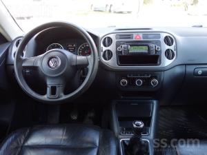Grey Volkswagen Tiguan 2011 in Riga, with an engine capacity of 2.00 L and mileage of 220 thousand km for 6950 €, photo 9 on AUTOMOTO.COM.LV