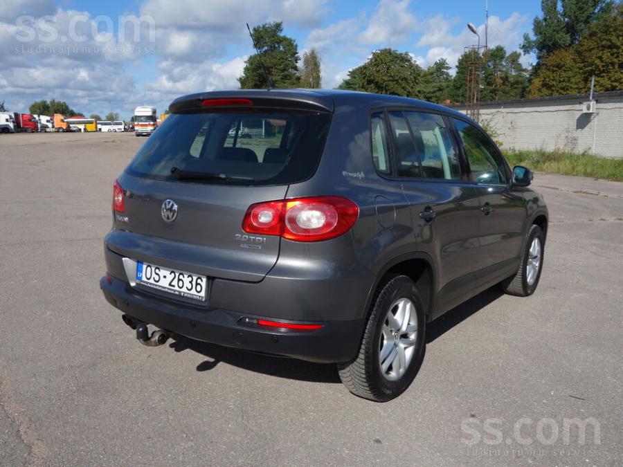 Grey Volkswagen Tiguan 2011 in Riga, with an engine capacity of 2.00 L and mileage of 220 thousand km for 6950 €, photo 14 on AUTOMOTO.COM.LV