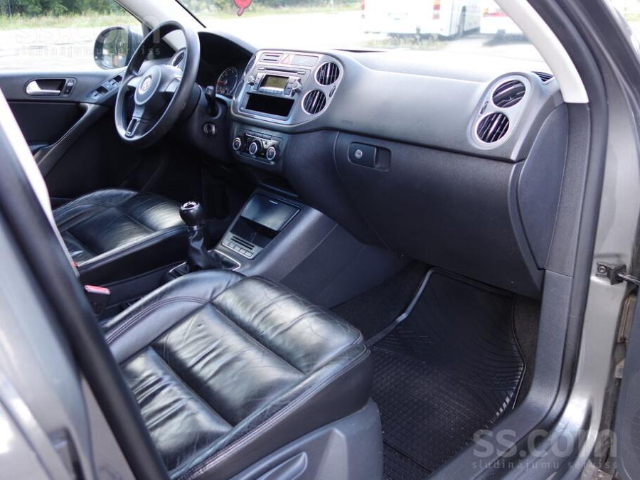 Grey Volkswagen Tiguan 2011 in Riga, with an engine capacity of 2.00 L and mileage of 220 thousand km for 6950 €, photo 18 on AUTOMOTO.COM.LV