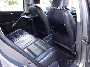 Grey Volkswagen Tiguan 2011 in Riga, with an engine capacity of 2.00 L and mileage of 220 thousand km for 6950 €, photo 19 on AUTOMOTO.COM.LV
