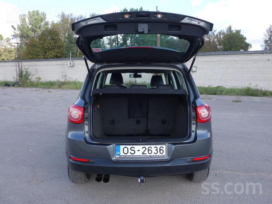 Grey Volkswagen Tiguan 2011 in Riga, with an engine capacity of 2.00 L and mileage of 220 thousand km for 6950 €, photo 22 on AUTOMOTO.COM.LV