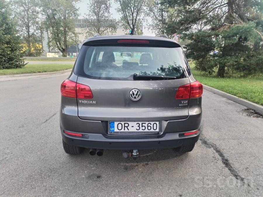 Pelēks Volkswagen Tiguan 2011 Rīga, ar dzinēja tilpumu 2.00 L un nobraukumu 201 tūkst. km par 7650 €, foto 5 vietnē AUTOMOTO.COM.LV