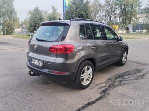 Pelēks Volkswagen Tiguan 2011 Rīga, ar dzinēja tilpumu 2.00 L un nobraukumu 201 tūkst. km par 7650 €, foto 6 vietnē AUTOMOTO.COM.LV