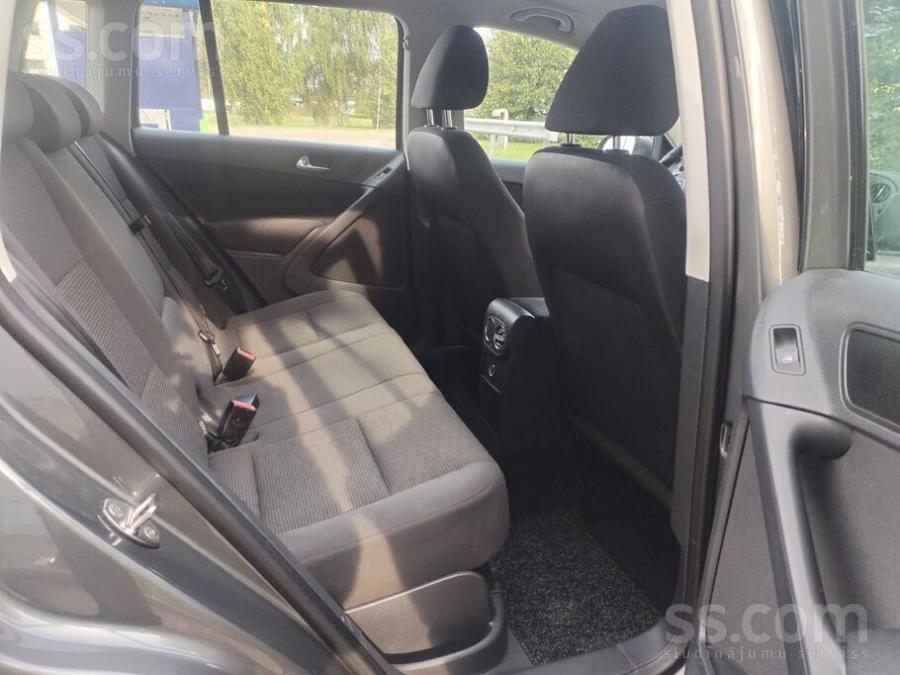 Pelēks Volkswagen Tiguan 2011 Rīga, ar dzinēja tilpumu 2.00 L un nobraukumu 201 tūkst. km par 7650 €, foto 20 vietnē AUTOMOTO.COM.LV
