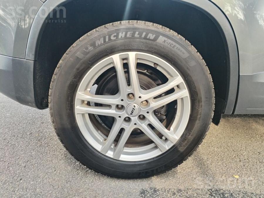 Pelēks Volkswagen Tiguan 2011 Rīga, ar dzinēja tilpumu 2.00 L un nobraukumu 201 tūkst. km par 7650 €, foto 22 vietnē AUTOMOTO.COM.LV