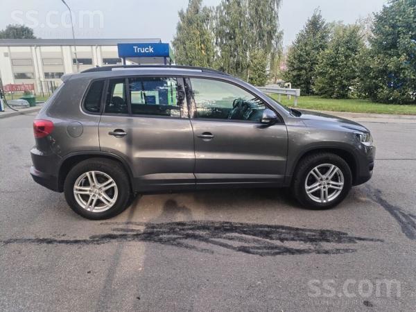 Grey Volkswagen Tiguan 2011 in Riga, with an engine capacity of 2.00 L and mileage of 201 thousand km for 7650 €, photo 7 on AUTOMOTO.COM.LV