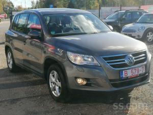 Pelēks Volkswagen Tiguan 2011 Valmiera, ar dzinēja tilpumu 2.00 L un nobraukumu 290 tūkst. km par 5550 €, foto 4 vietnē AUTOMOTO.COM.LV