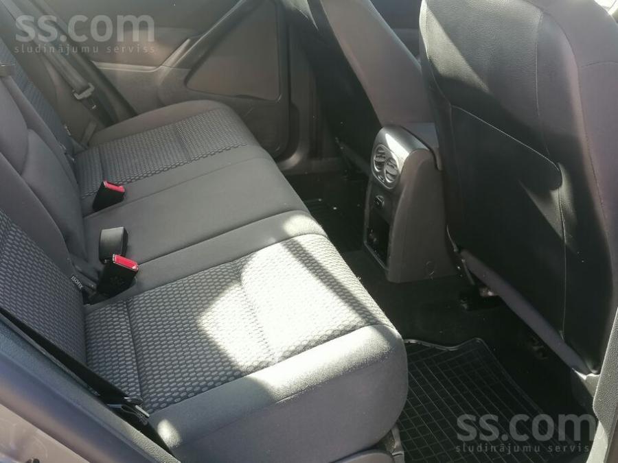 Pelēks Volkswagen Tiguan 2011 Valmiera, ar dzinēja tilpumu 2.00 L un nobraukumu 290 tūkst. km par 5550 €, foto 11 vietnē AUTOMOTO.COM.LV