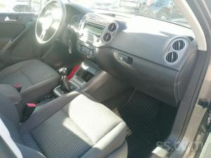 Pelēks Volkswagen Tiguan 2011 Valmiera, ar dzinēja tilpumu 2.00 L un nobraukumu 290 tūkst. km par 5550 €, foto 12 vietnē AUTOMOTO.COM.LV