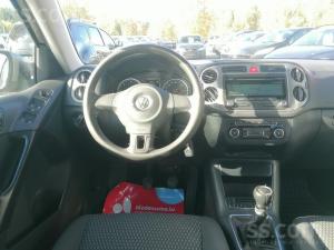 Pelēks Volkswagen Tiguan 2011 Valmiera, ar dzinēja tilpumu 2.00 L un nobraukumu 290 tūkst. km par 5550 €, foto 15 vietnē AUTOMOTO.COM.LV