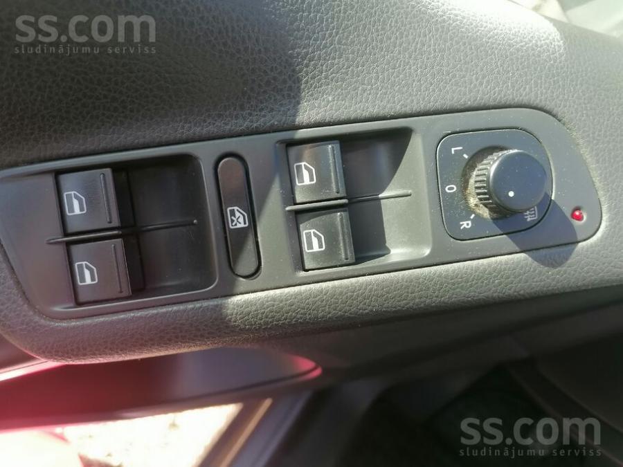 Pelēks Volkswagen Tiguan 2011 Valmiera, ar dzinēja tilpumu 2.00 L un nobraukumu 290 tūkst. km par 5550 €, foto 17 vietnē AUTOMOTO.COM.LV