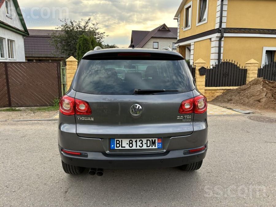 Grey Volkswagen Tiguan 2011 in Daugavpils, with an engine capacity of 2.00 L and mileage of 0 thousand km for 6750 €, photo 5 on AUTOMOTO.COM.LV