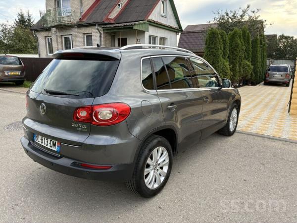 Grey Volkswagen Tiguan 2011 in Daugavpils, with an engine capacity of 2.00 L and mileage of 0 thousand km for 6750 €, photo 6 on AUTOMOTO.COM.LV
