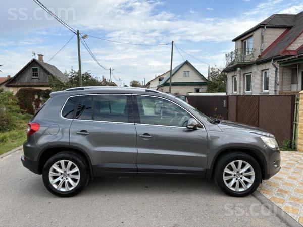 Grey Volkswagen Tiguan 2011 in Daugavpils, with an engine capacity of 2.00 L and mileage of 0 thousand km for 6750 €, photo 7 on AUTOMOTO.COM.LV