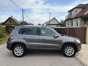 Grey Volkswagen Tiguan 2011 in Daugavpils, with an engine capacity of 2.00 L and mileage of 0 thousand km for 6750 €, photo 7 on AUTOMOTO.COM.LV