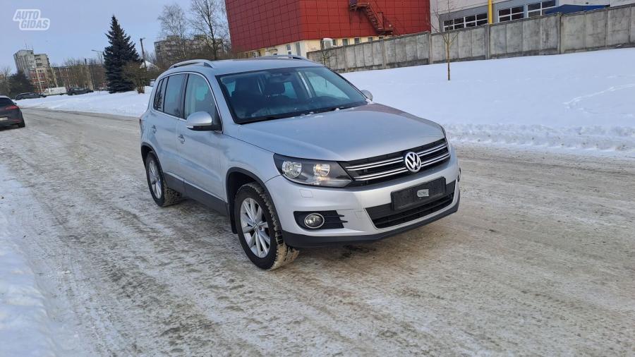 Pelēks Volkswagen Tiguan 2012 Viļņa, ar dzinēja tilpumu 1.40 L un nobraukumu 208 tūkst. km par 6500 €, foto 7 vietnē AUTOMOTO.COM.LV