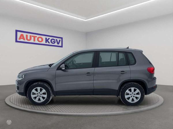Grey Volkswagen Tiguan 2012 in Kaunas, with an engine capacity of 2.00 L and mileage of 312 thousand km for 9499 €, photo 2 on AUTOMOTO.COM.LV