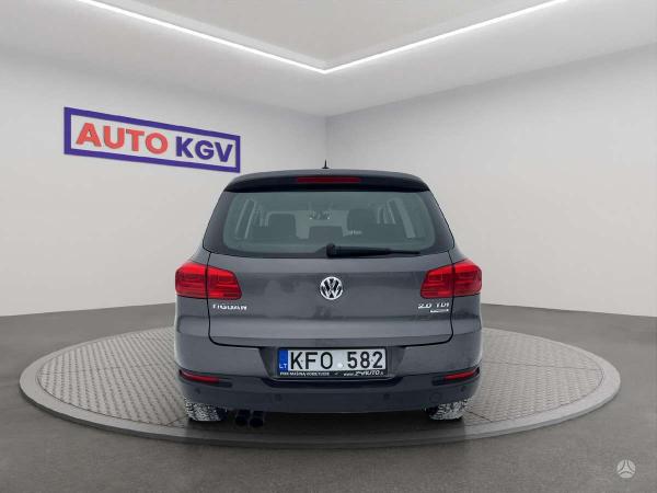Grey Volkswagen Tiguan 2012 in Kaunas, with an engine capacity of 2.00 L and mileage of 312 thousand km for 9499 €, photo 4 on AUTOMOTO.COM.LV