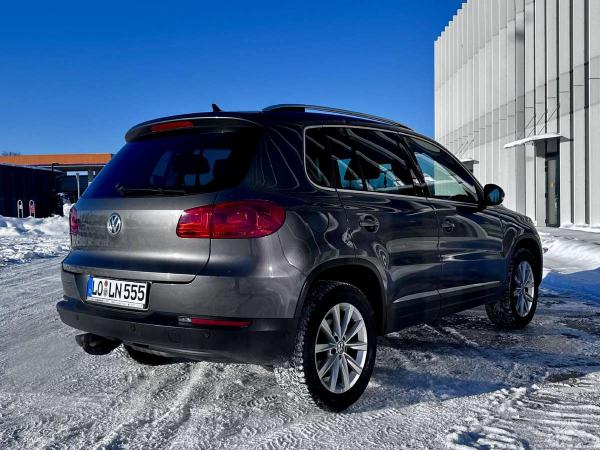 Grey Volkswagen Tiguan 2012 in Vilnius, with an engine capacity of 1.98 L and mileage of 199 thousand km for 9290 €, photo 6 on AUTOMOTO.COM.LV