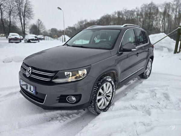 Grey Volkswagen Tiguan 2012 in Taurage, with an engine capacity of 1.97 L and mileage of 199 thousand km for 7950 €, photo 1 on AUTOMOTO.COM.LV