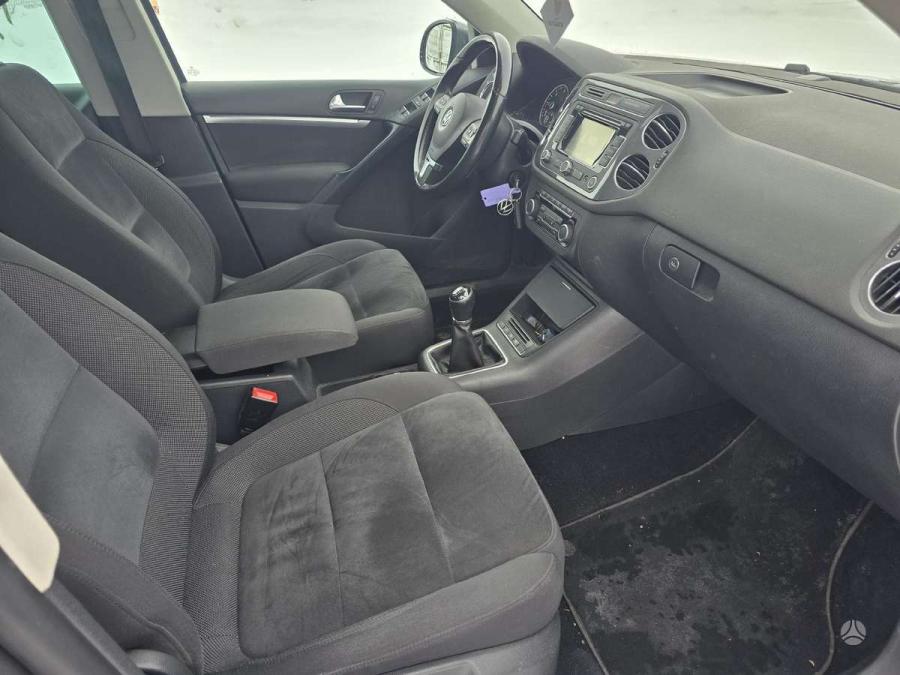 Pelēks Volkswagen Tiguan 2012 Tauragė, ar dzinēja tilpumu 1.97 L un nobraukumu 199 tūkst. km par 7950 €, foto 7 vietnē AUTOMOTO.COM.LV