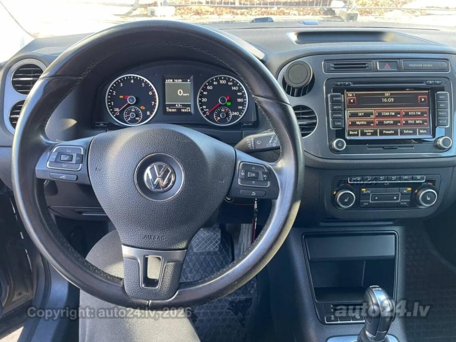 Pelēks Volkswagen Tiguan 2012 Tallina, ar dzinēja tilpumu 2.00 L un nobraukumu 170 tūkst. km par 12800 €, foto 9 vietnē AUTOMOTO.COM.LV