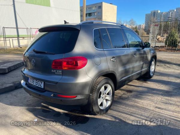 Pelēks Volkswagen Tiguan 2012 Tallina, ar dzinēja tilpumu 2.00 L un nobraukumu 170 tūkst. km par 12800 €, foto 3 vietnē AUTOMOTO.COM.LV