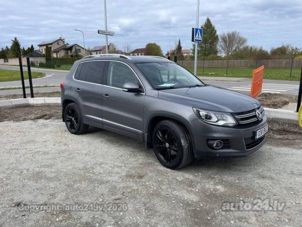 Pelēks Volkswagen Tiguan 2012 Tallina, ar dzinēja tilpumu 2.00 L un nobraukumu 170 tūkst. km par 12800 €, foto 5 vietnē AUTOMOTO.COM.LV