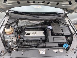 Grey Volkswagen Tiguan 2012 in Vilnius, with an engine capacity of 2.00 L and mileage of 153 thousand km for 6750 €, photo 3 on AUTOMOTO.COM.LV