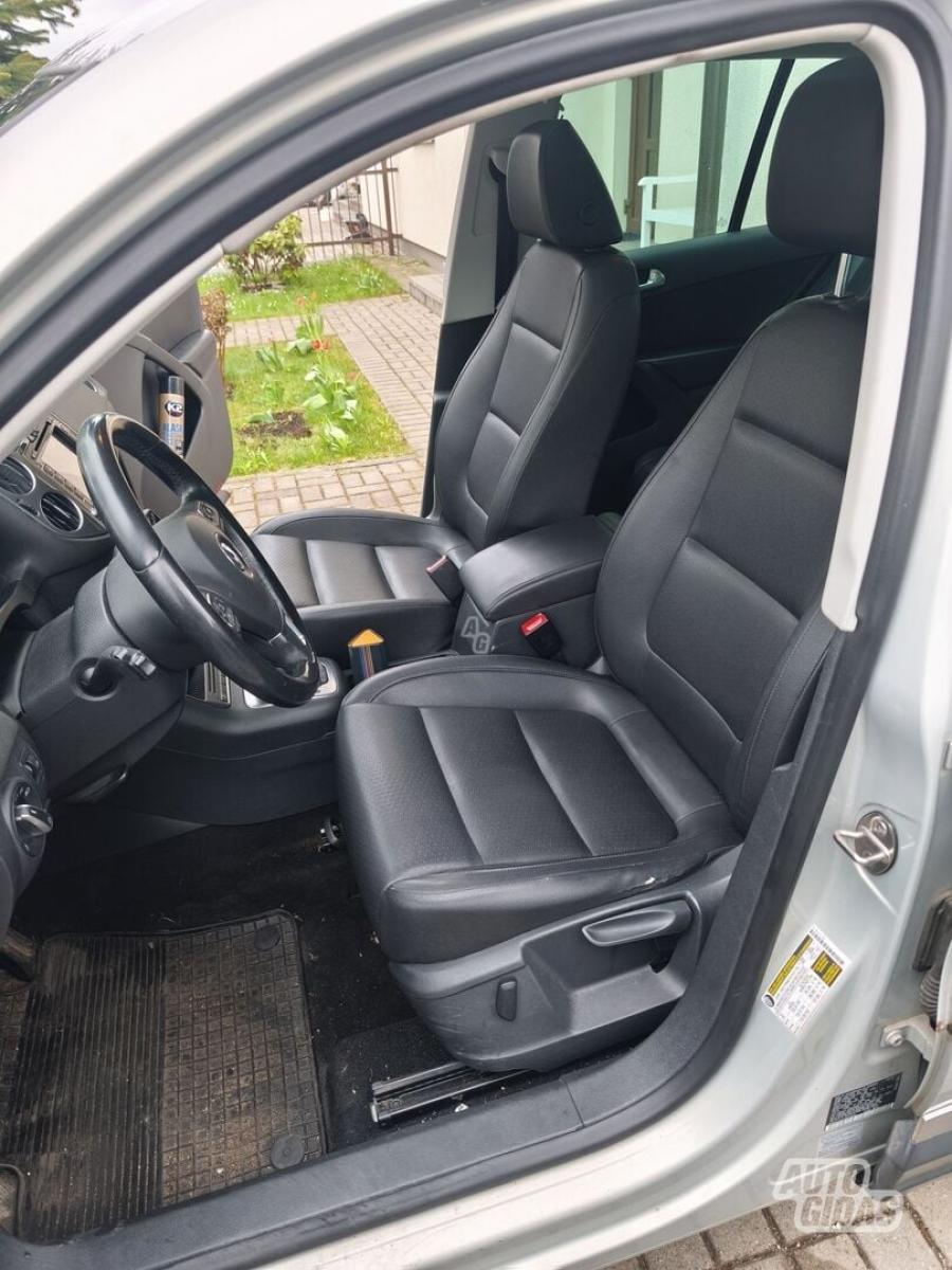 Grey Volkswagen Tiguan 2012 in Vilnius, with an engine capacity of 2.00 L and mileage of 153 thousand km for 6750 €, photo 4 on AUTOMOTO.COM.LV
