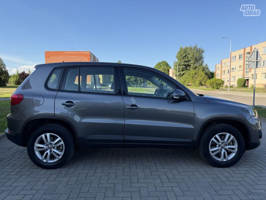 Grey Volkswagen Tiguan 2012 in Kaisiadorys, with an engine capacity of 2.00 L and mileage of 361 thousand km for 5950 €, photo 8 on AUTOMOTO.COM.LV