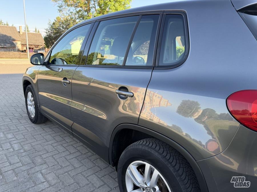 Grey Volkswagen Tiguan 2012 in Kaisiadorys, with an engine capacity of 2.00 L and mileage of 361 thousand km for 5950 €, photo 16 on AUTOMOTO.COM.LV