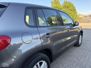 Grey Volkswagen Tiguan 2012 in Kaisiadorys, with an engine capacity of 2.00 L and mileage of 361 thousand km for 5950 €, photo 17 on AUTOMOTO.COM.LV