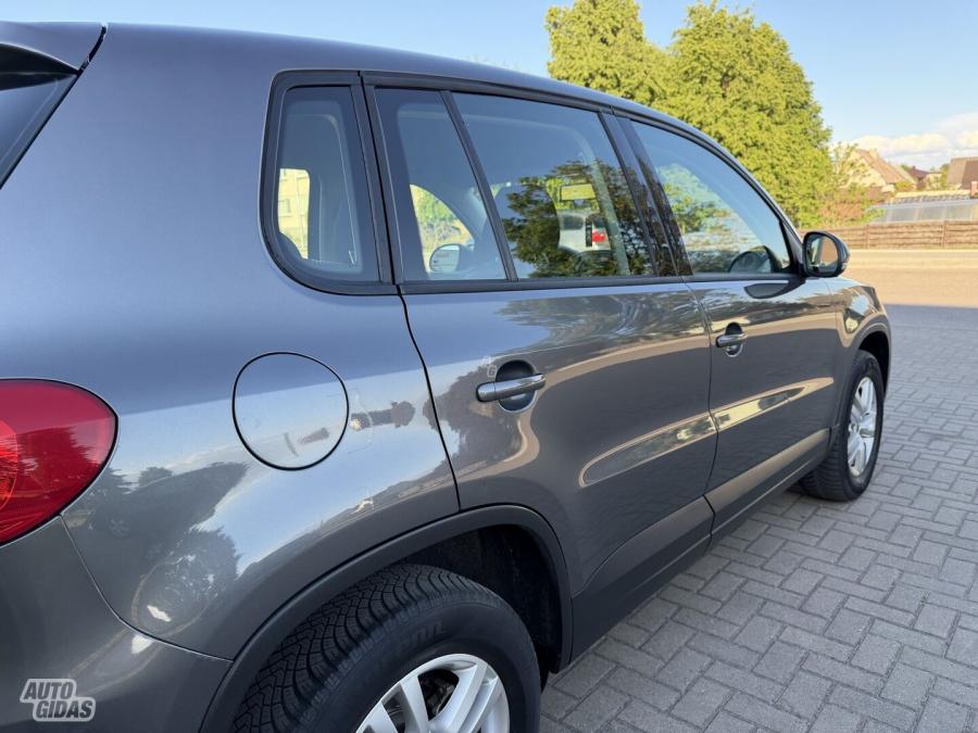Grey Volkswagen Tiguan 2012 in Kaisiadorys, with an engine capacity of 2.00 L and mileage of 361 thousand km for 5950 €, photo 17 on AUTOMOTO.COM.LV