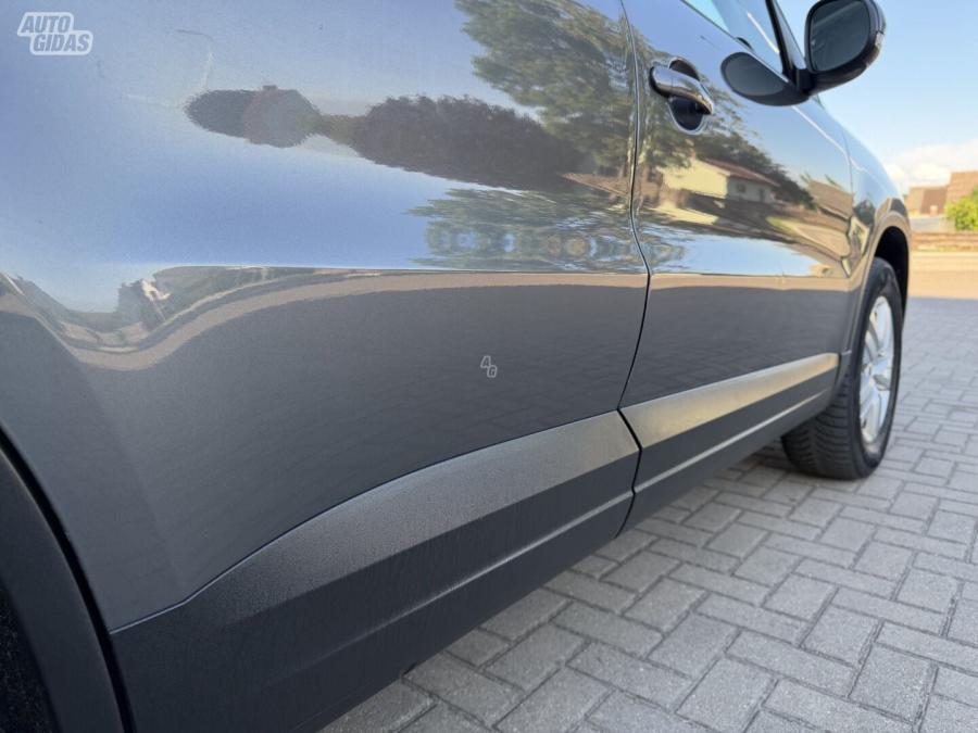 Grey Volkswagen Tiguan 2012 in Kaisiadorys, with an engine capacity of 2.00 L and mileage of 361 thousand km for 5950 €, photo 18 on AUTOMOTO.COM.LV