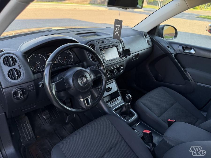Grey Volkswagen Tiguan 2012 in Kaisiadorys, with an engine capacity of 2.00 L and mileage of 361 thousand km for 5950 €, photo 20 on AUTOMOTO.COM.LV