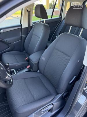 Grey Volkswagen Tiguan 2012 in Kaisiadorys, with an engine capacity of 2.00 L and mileage of 361 thousand km for 5950 €, photo 21 on AUTOMOTO.COM.LV