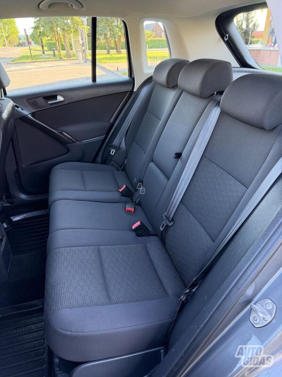 Grey Volkswagen Tiguan 2012 in Kaisiadorys, with an engine capacity of 2.00 L and mileage of 361 thousand km for 5950 €, photo 25 on AUTOMOTO.COM.LV