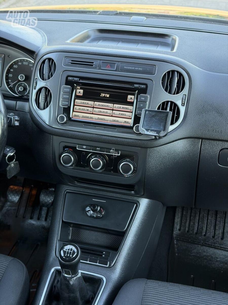 Grey Volkswagen Tiguan 2012 in Kaisiadorys, with an engine capacity of 2.00 L and mileage of 361 thousand km for 5950 €, photo 28 on AUTOMOTO.COM.LV