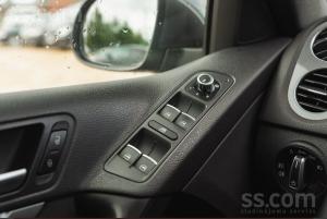 Pelēks Volkswagen Tiguan 2012 Valmiera, ar dzinēja tilpumu 2.00 L un nobraukumu 317 tūkst. km par 6900 €, foto 13 vietnē AUTOMOTO.COM.LV