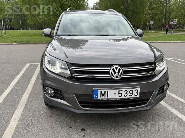 Pelēks Volkswagen Tiguan 2012 Rīga, ar dzinēja tilpumu 2.00 L un nobraukumu 239 tūkst. km par 7999 €, foto 1 vietnē AUTOMOTO.COM.LV