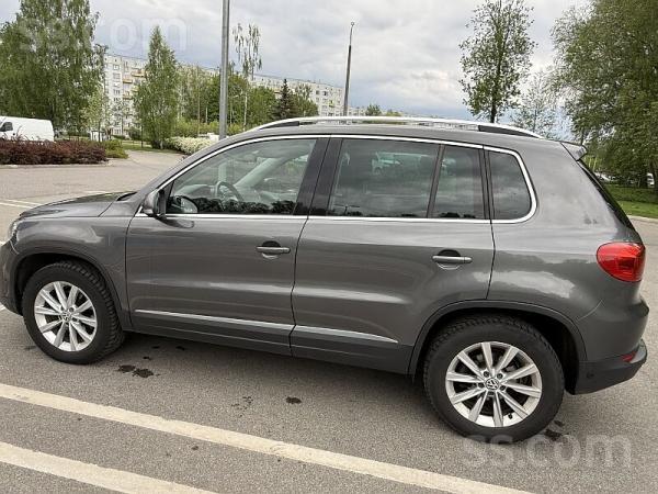 Pelēks Volkswagen Tiguan 2012 Rīga, ar dzinēja tilpumu 2.00 L un nobraukumu 239 tūkst. km par 7999 €, foto 3 vietnē AUTOMOTO.COM.LV