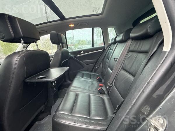 Pelēks Volkswagen Tiguan 2012 Rīga, ar dzinēja tilpumu 2.00 L un nobraukumu 239 tūkst. km par 7999 €, foto 9 vietnē AUTOMOTO.COM.LV