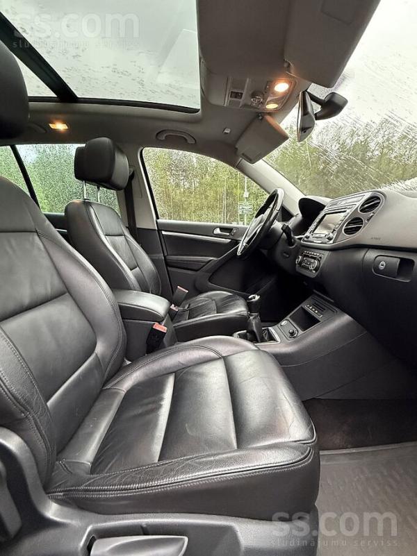 Pelēks Volkswagen Tiguan 2012 Rīga, ar dzinēja tilpumu 2.00 L un nobraukumu 239 tūkst. km par 7999 €, foto 10 vietnē AUTOMOTO.COM.LV